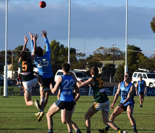 Bays, Souths with big wins | The Recorder